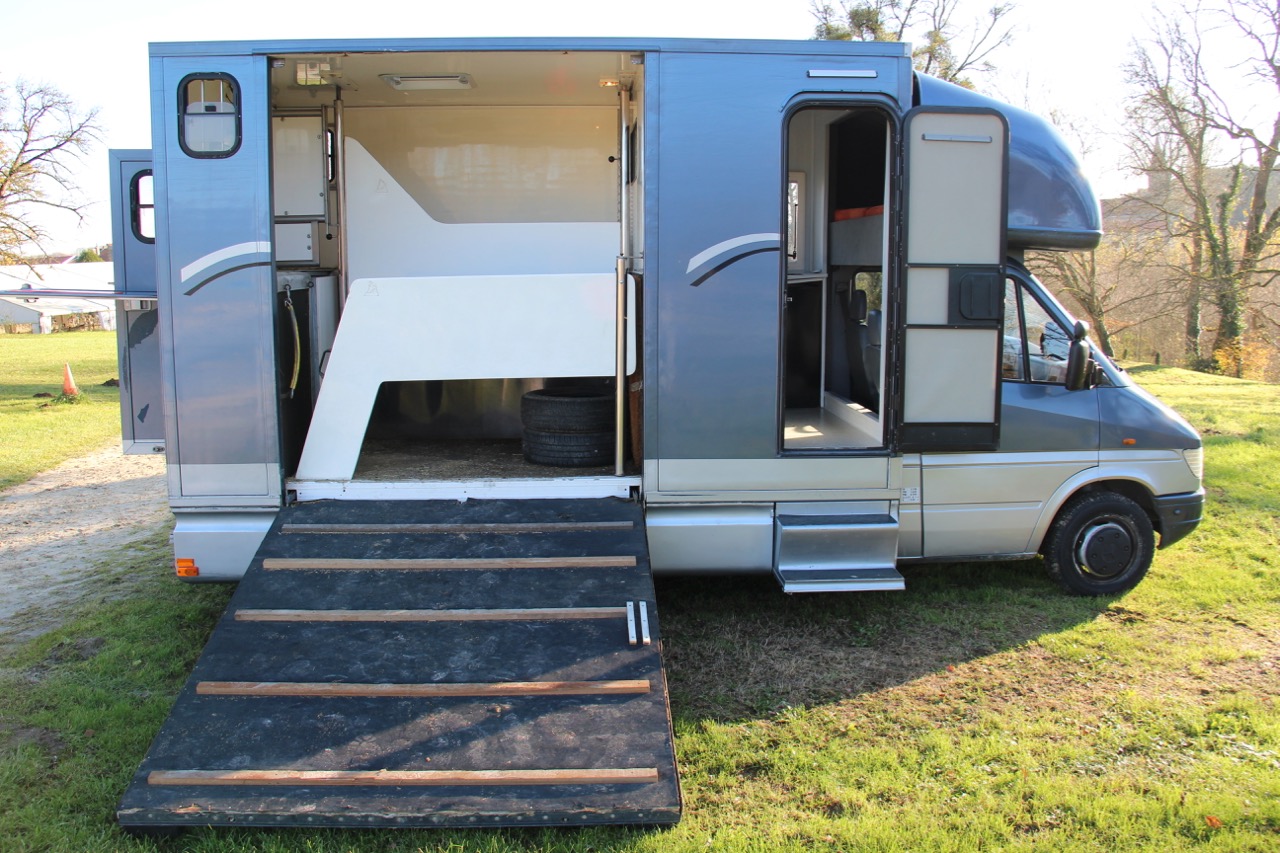 MERCEDES-BENZ SPRINTER 412D GUILLAUME