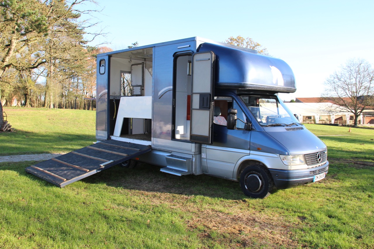 MERCEDES-BENZ SPRINTER 412D GUILLAUME