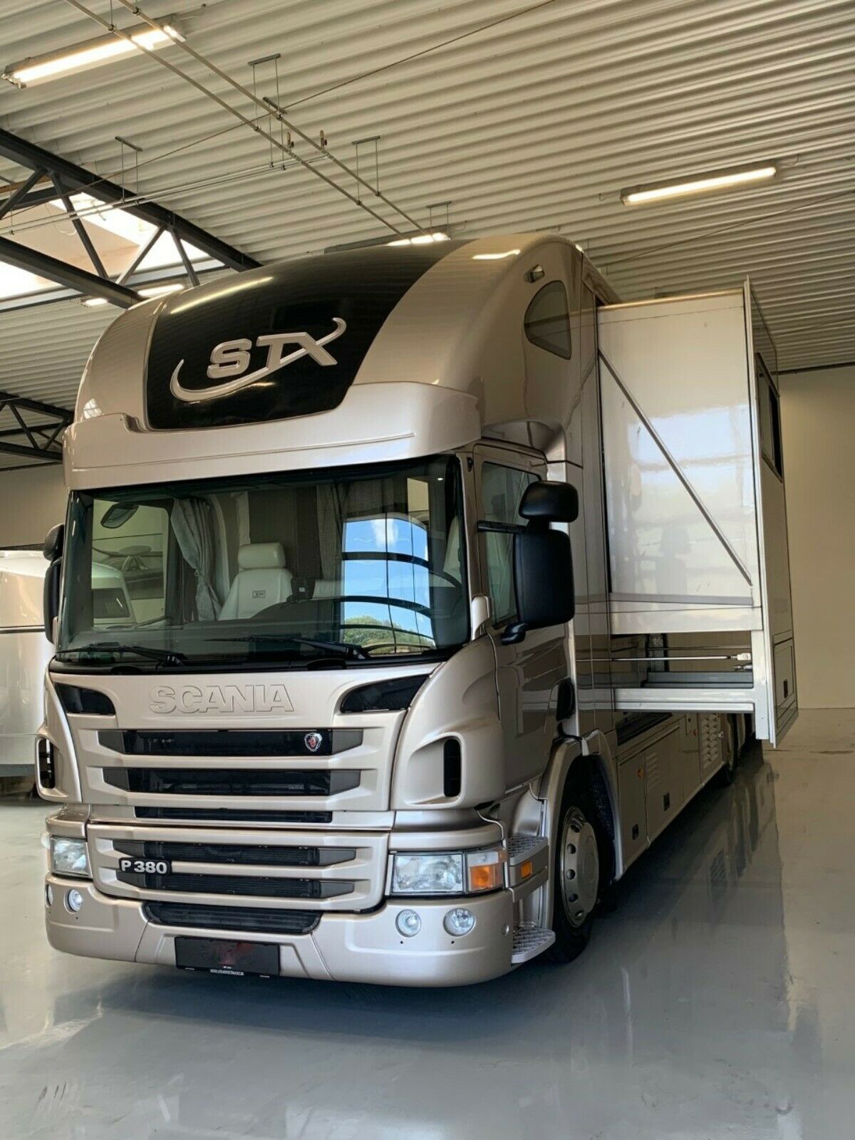 SCANIA P380 STX 7 HORSES