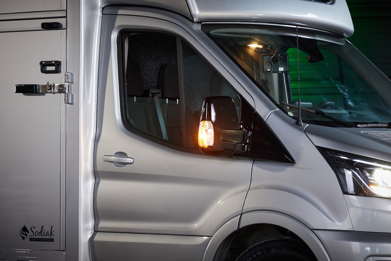 FORD TRANSIT 160 SODIAK STALLION