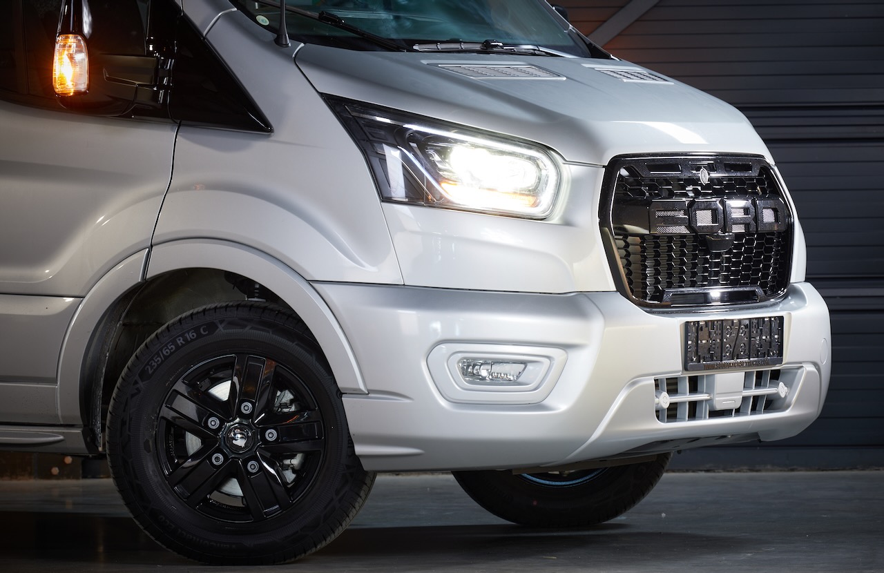 FORD TRANSIT 160 SODIAK STALLION