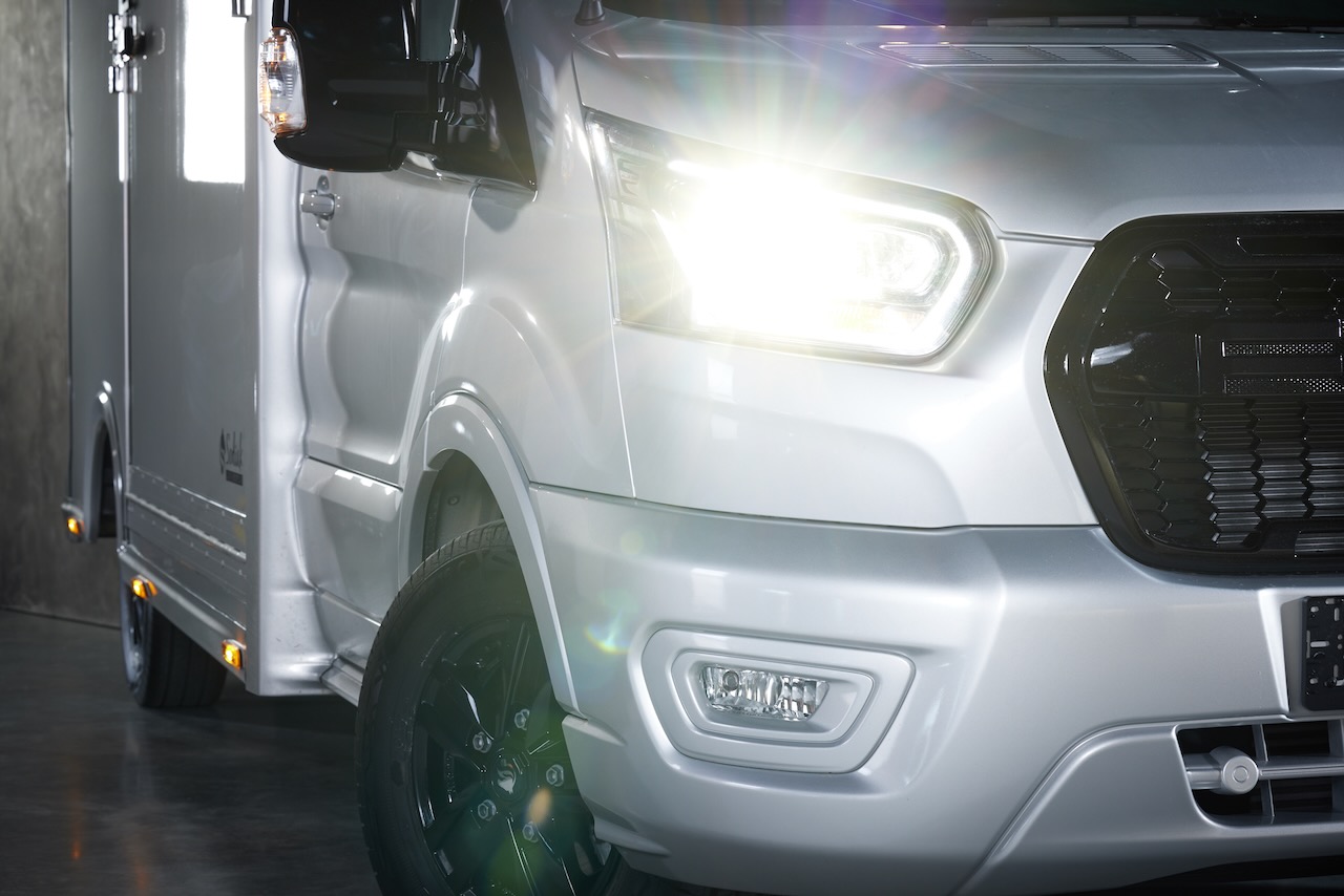 FORD TRANSIT 160 SODIAK STALLION