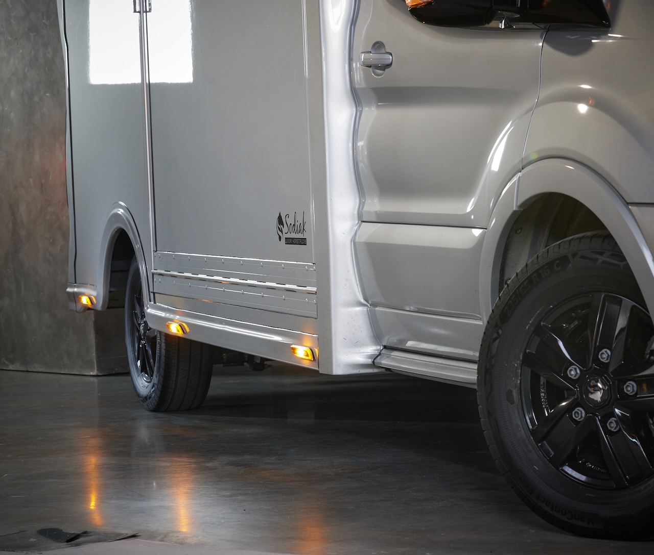 FORD TRANSIT 160 SODIAK STALLION