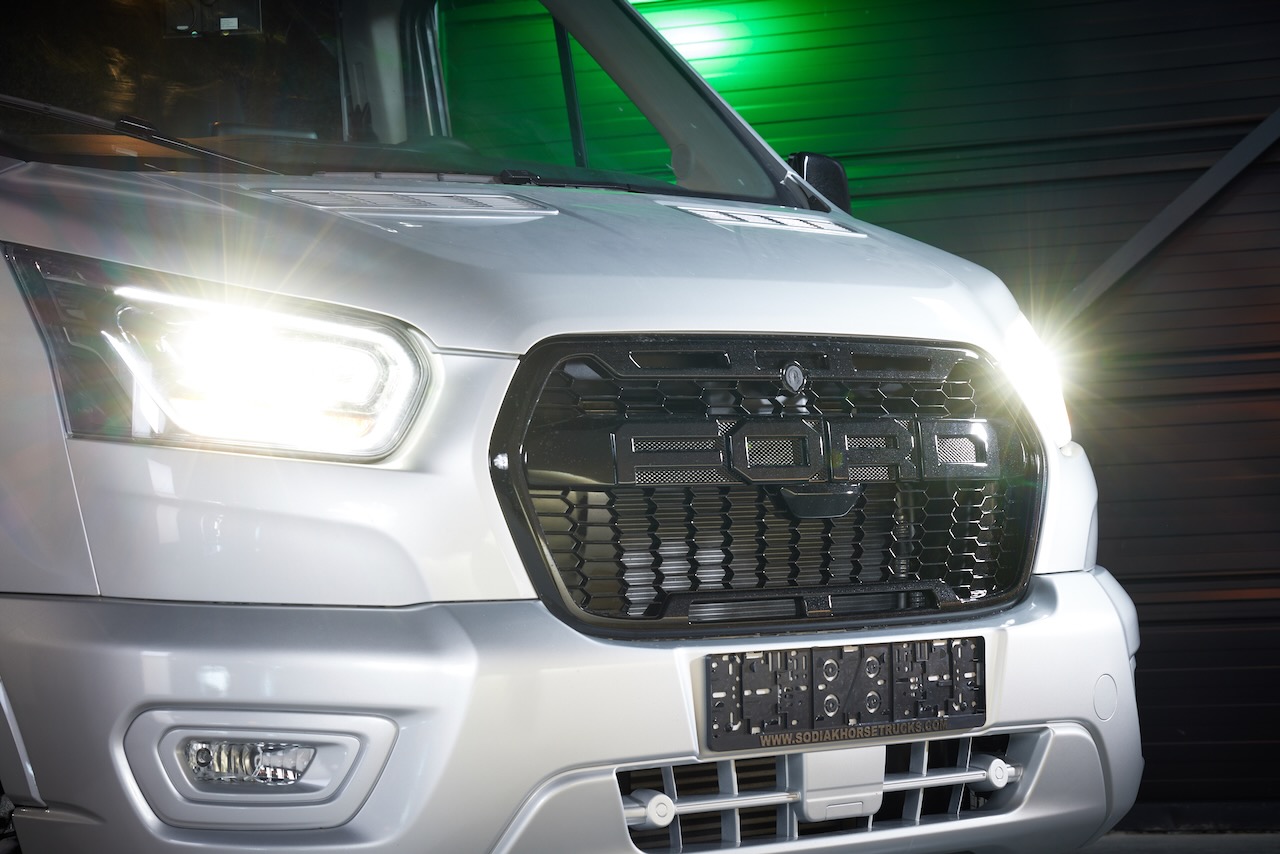 FORD TRANSIT 160 SODIAK STALLION